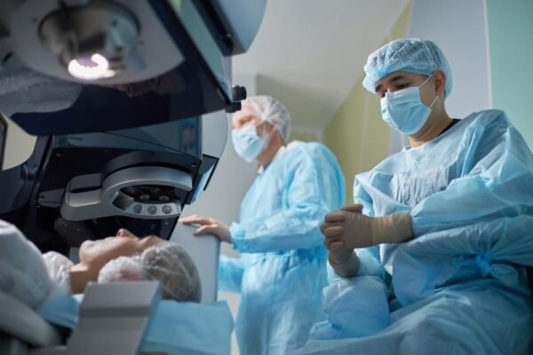 What to Expect After PanOptix Lens Surgery